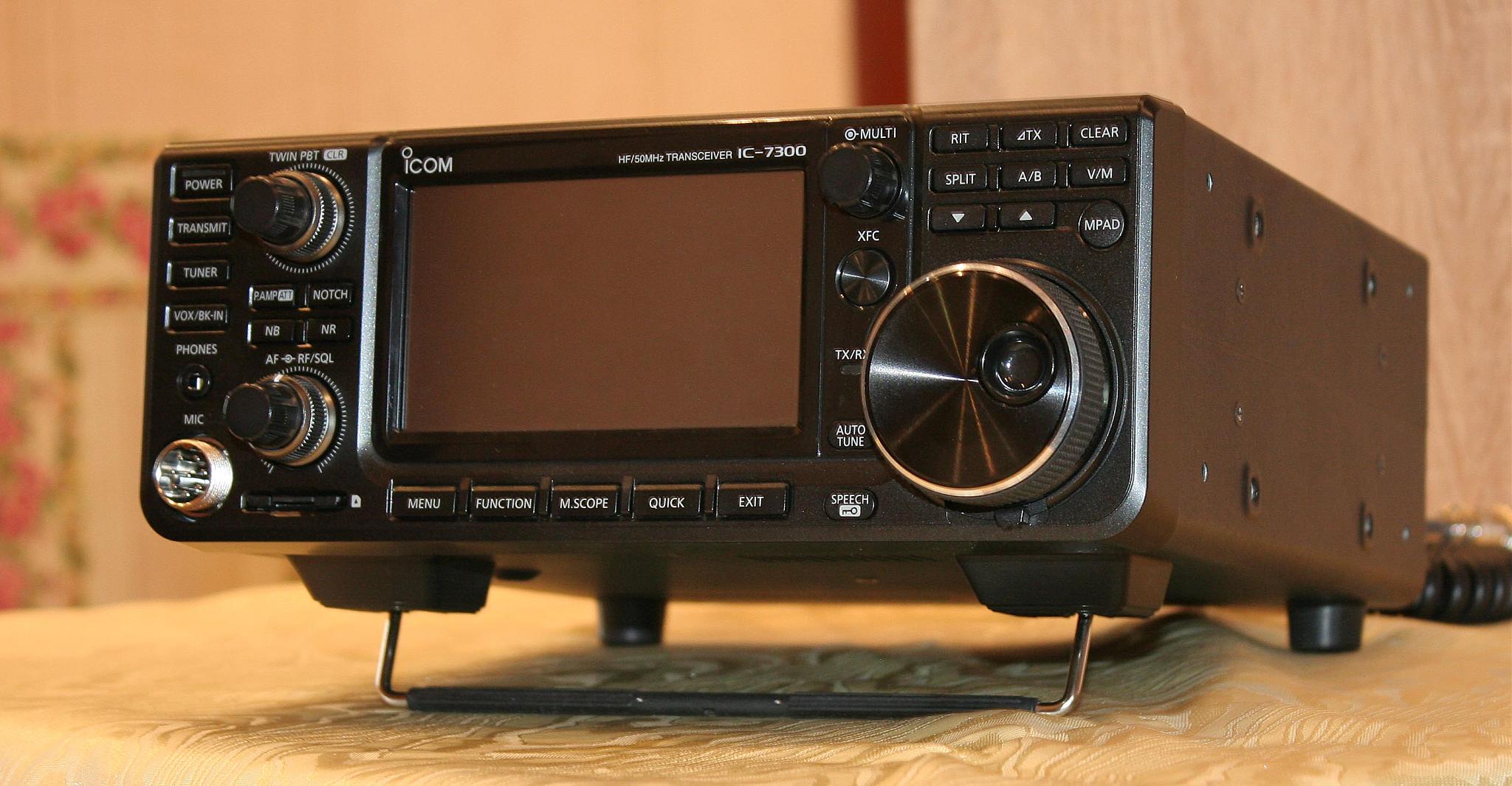 Купить КВ трансивер Icom IC-7300 и аксессуары к нему в интернете на QRZ.RU
