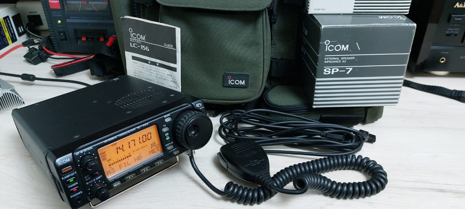 Купить КВ трансивер Icom IC-703 и аксессуары к нему в интернете на QRZ.RU